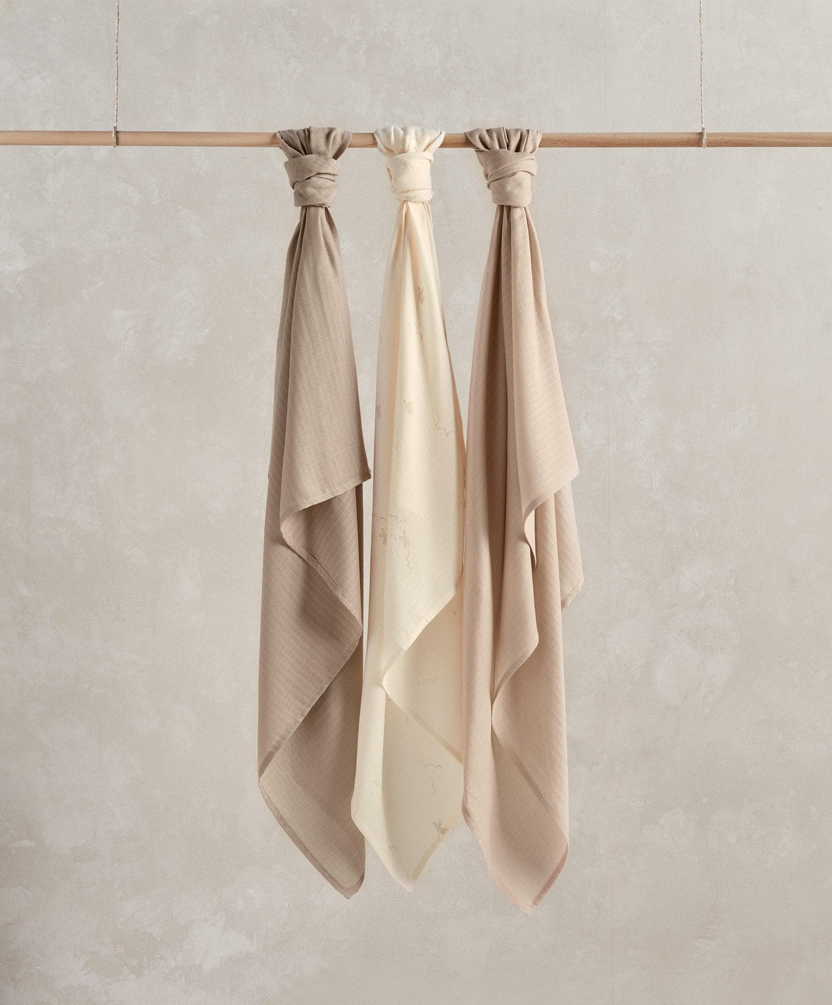 Large Muslin Squares (3 Pack) - Welcome to the World Duckling – Mamas ...