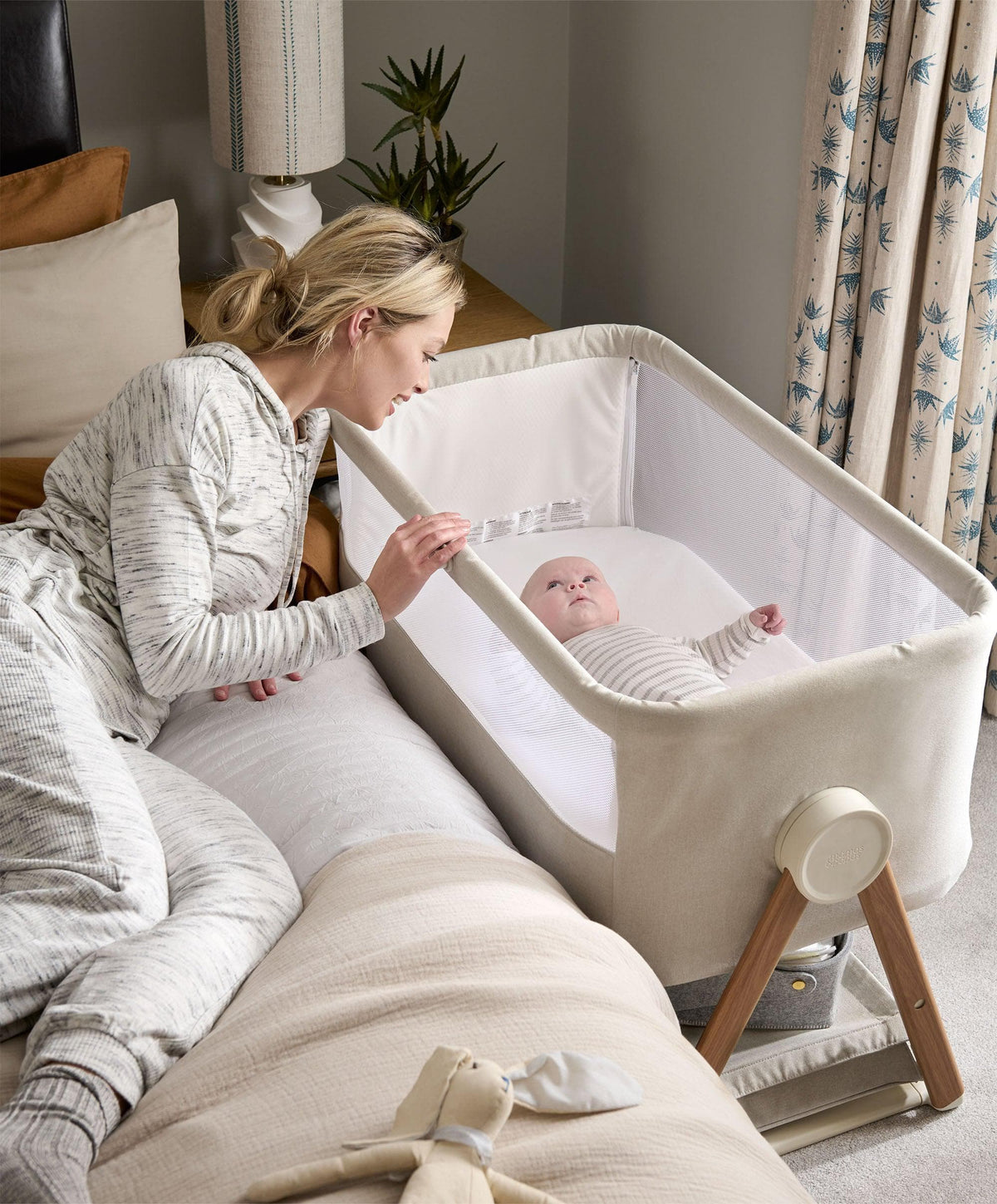Harwell Nursery Bundle with Lua Bedside Crib (6 Piece) – White – Mamas & Papas UK