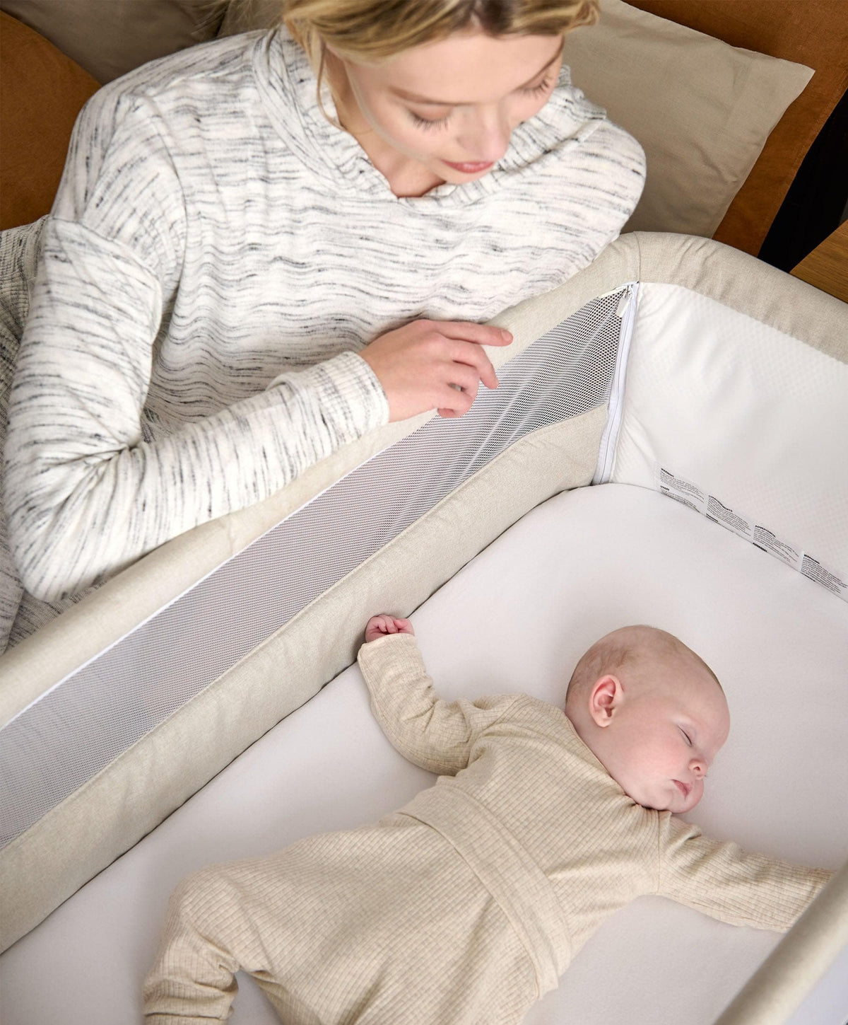Lua Bedside Crib and Sheet Bundle - Fawn/Oatmeal – Mamas & Papas UK