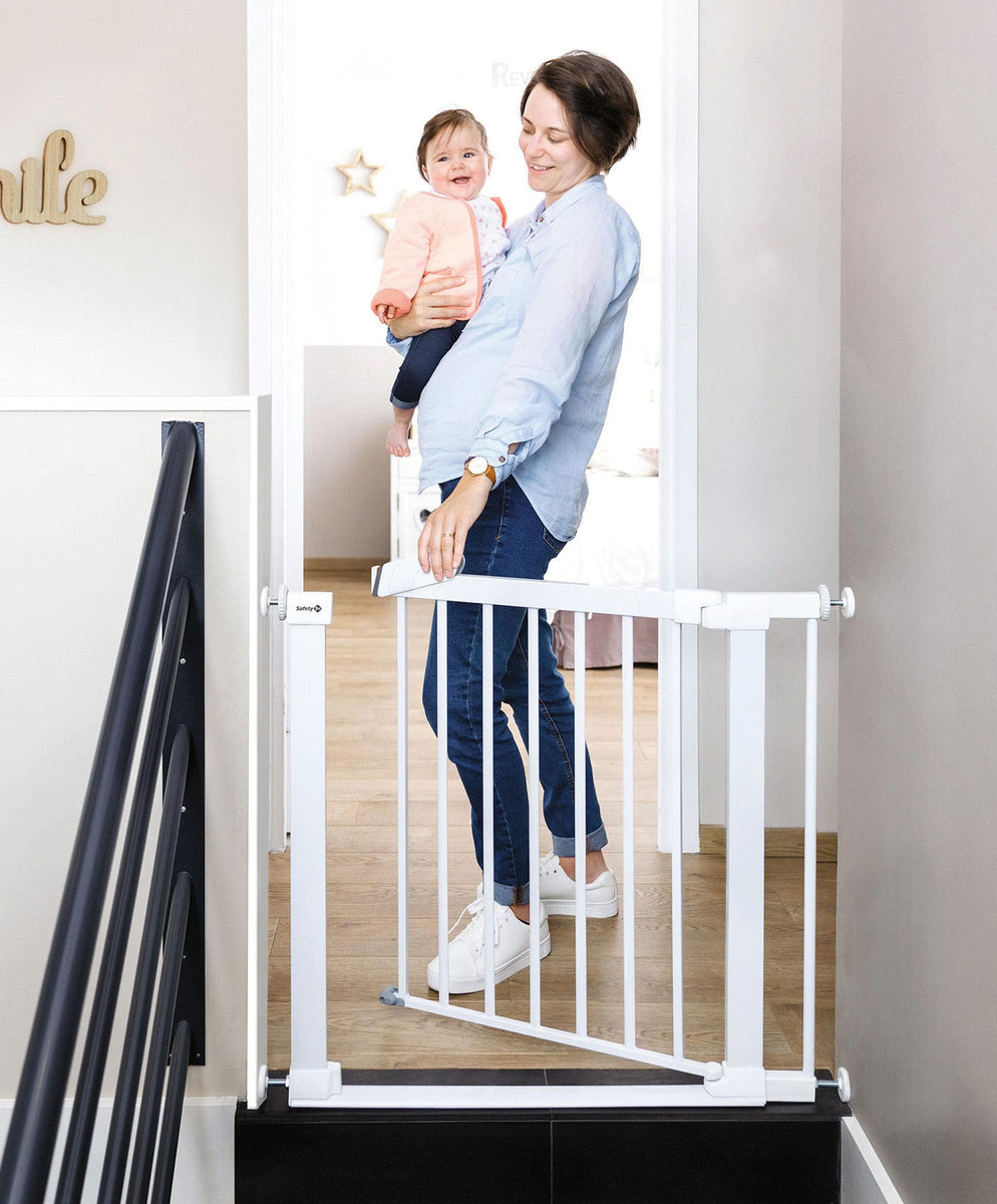 Safety 1st Flat Step Gate - White – Mamas & Papas UK