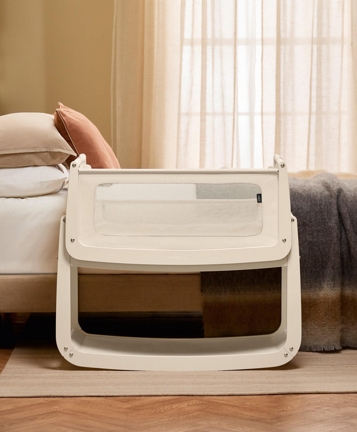 SnuzPod 5 Bedside Crib - Cashmere – Mamas & Papas UK