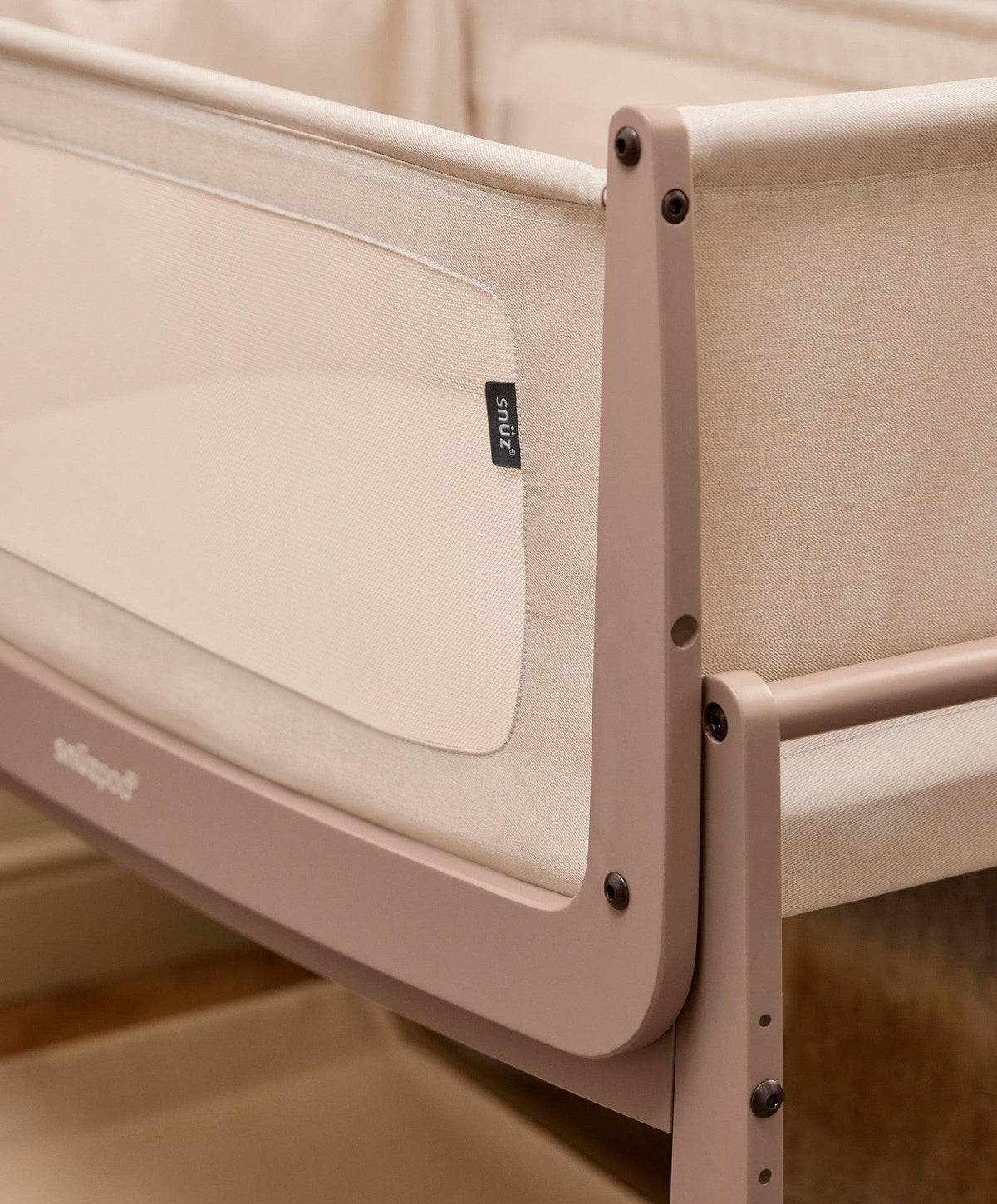 SnuzPod 5 Bedside Crib - Mocha – Mamas & Papas UK