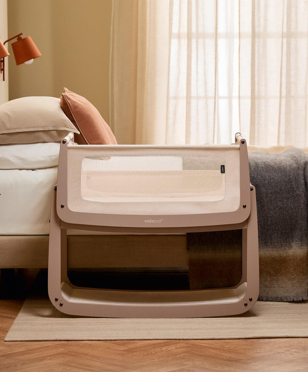 SnuzPod 5 Bedside Crib - Mocha – Mamas & Papas UK
