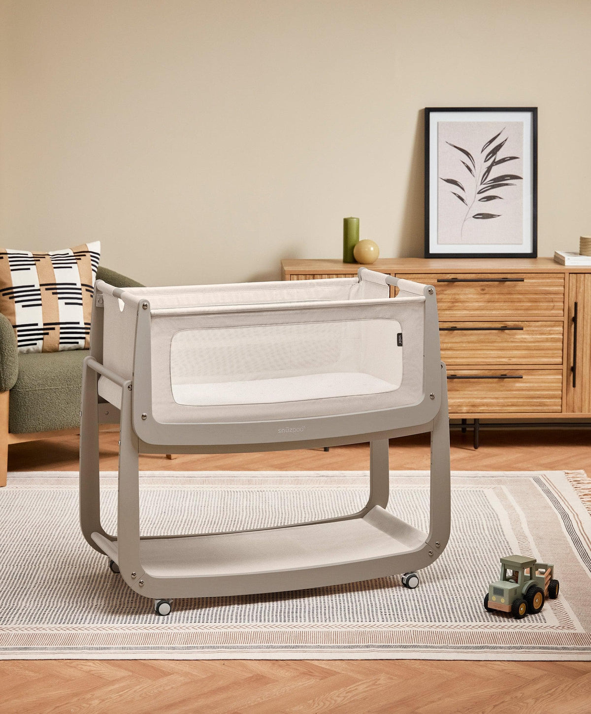 SnuzPod 5 Bedside Crib - Pebble – Mamas & Papas UK