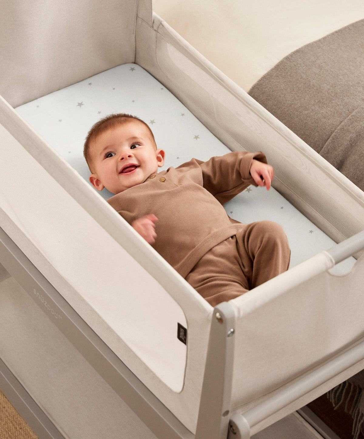 SnuzPod 5 Bedside Crib - Pebble – Mamas & Papas UK